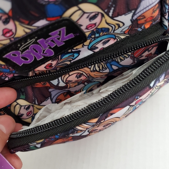 MAD Engine | Bags | Bratz Mad Engine Nylon Crossbody Bag With Case ...